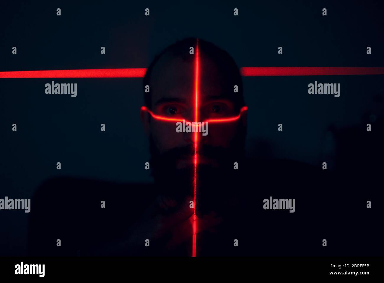 Laser beam on eye hi-res stock photography and images - Alamy