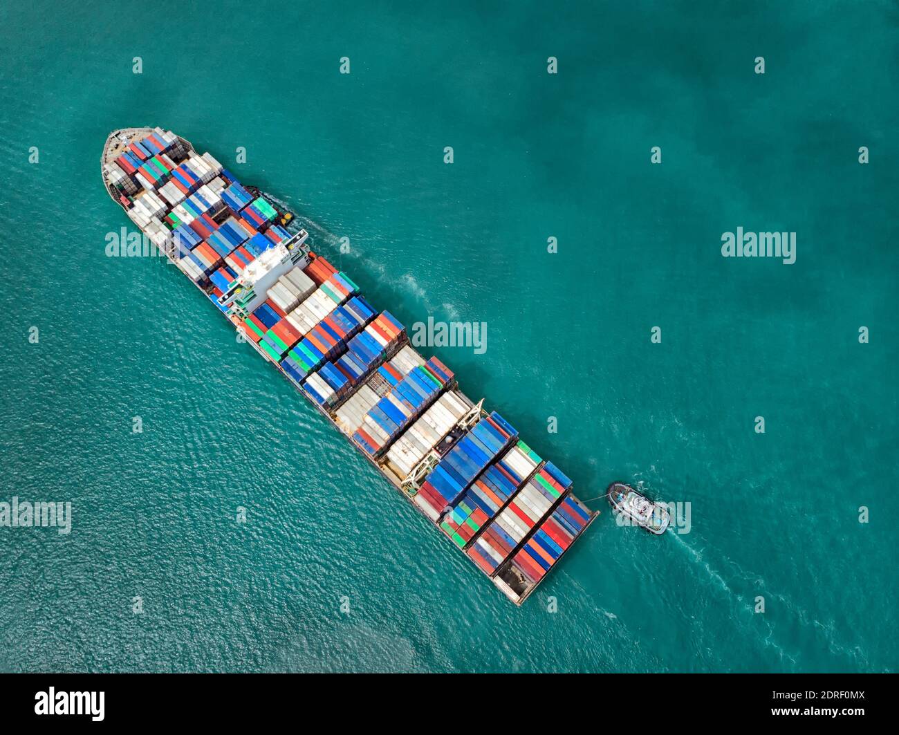 Cargo ship in sea hi-res stock photography and images - Alamy