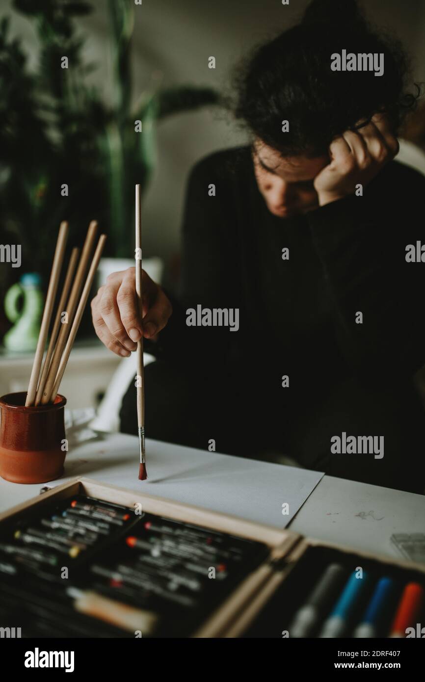 Bored people painting hi-res stock photography and images - Alamy