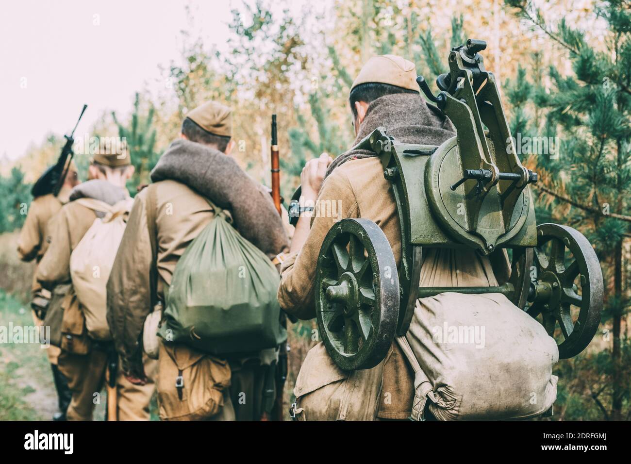 Army walking army soldier military marching hi-res stock photography ...