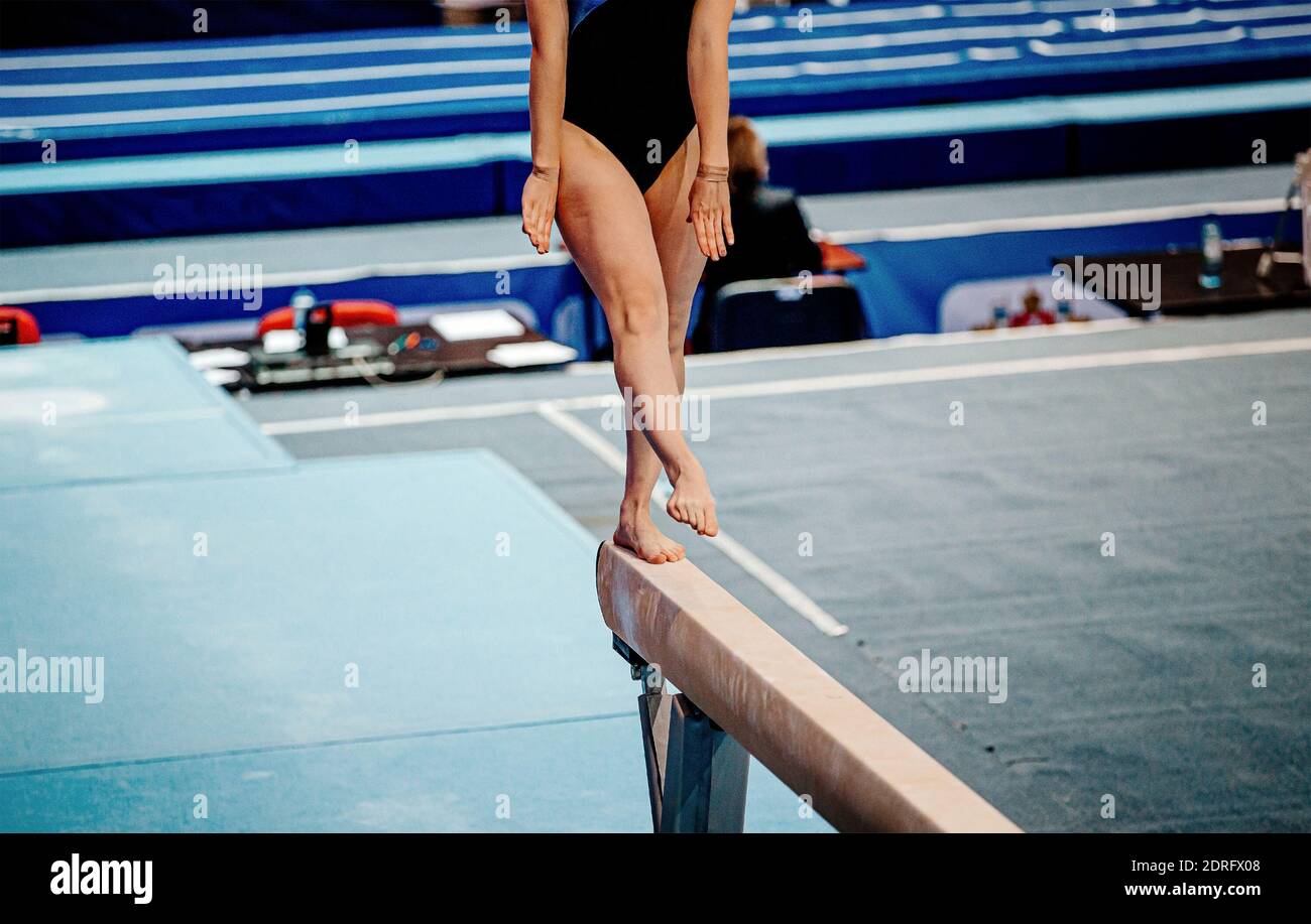 Female gymnast standing on one leg hi-res stock photography and images ...