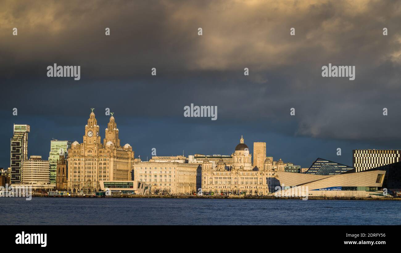 Wirral skyline hi-res stock photography and images - Alamy