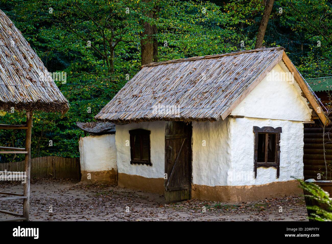Slavic house hi-res stock photography and images - Alamy