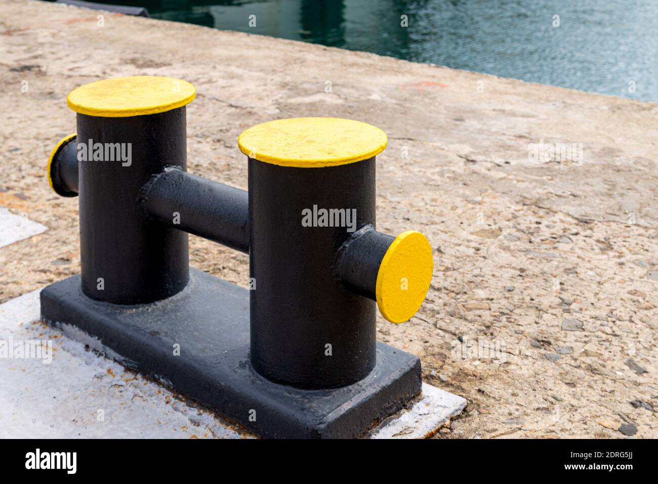Ships Bollard High Resolution Stock Photography and Images - Alamy