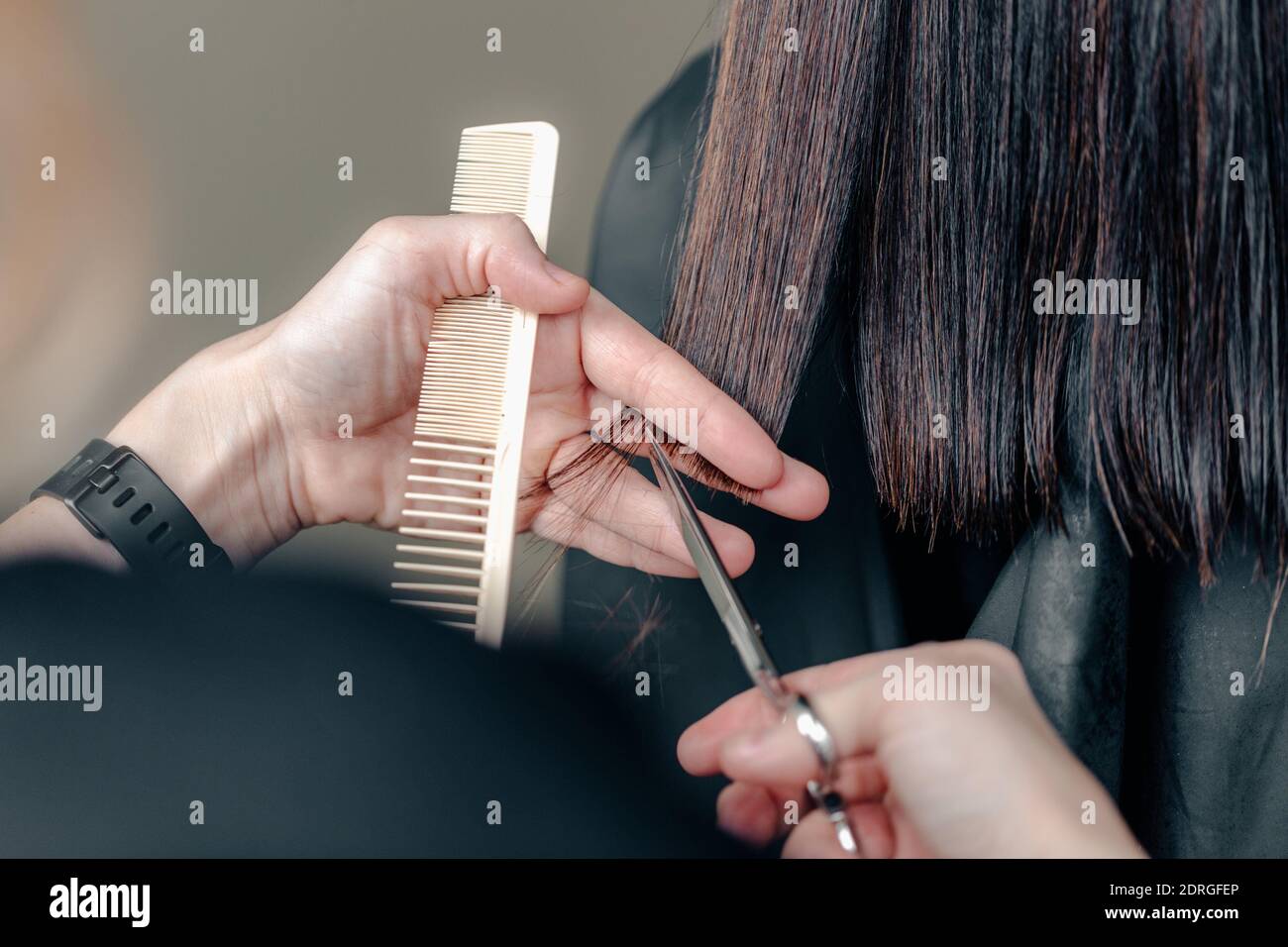 getting hair cut Stock Photo - Alamy
