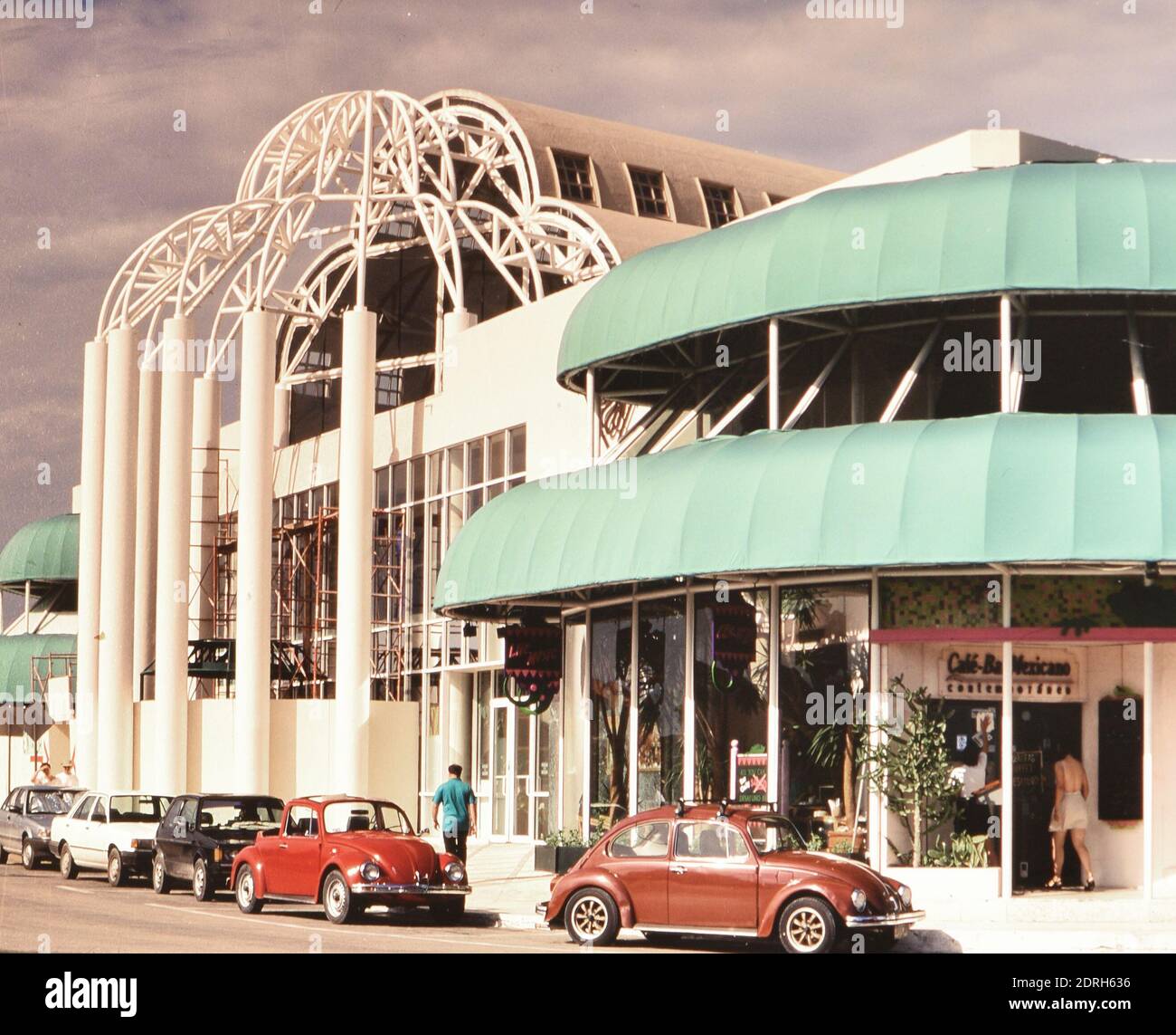 1990s mexico shopping center hi-res stock photography and images - Alamy