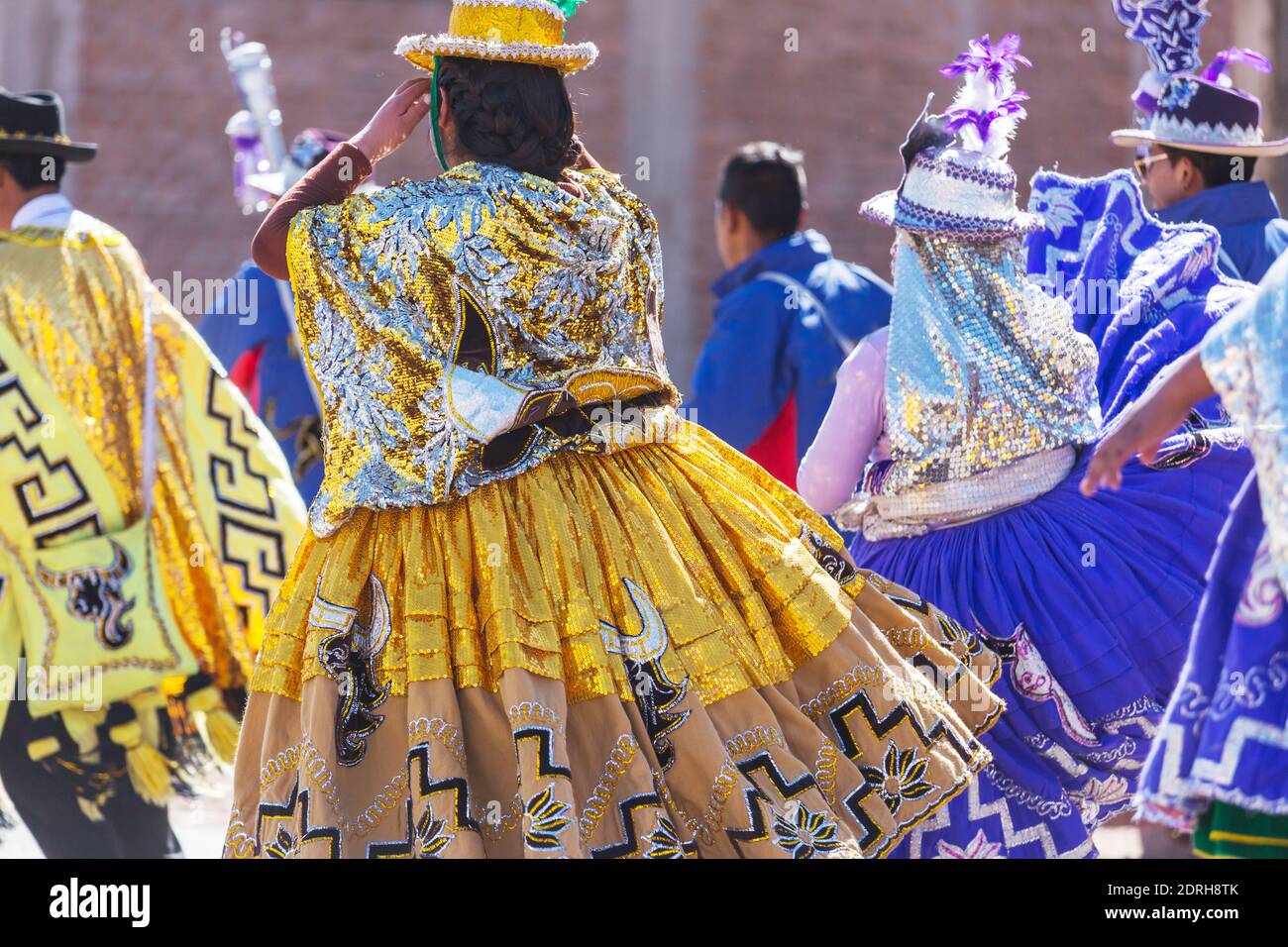 Authentic peruvian dance in Titicaca region Stock Photo - Alamy