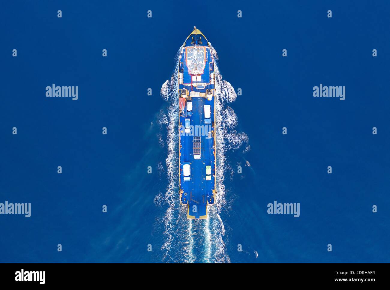 Ship in navigation hi-res stock photography and images - Alamy