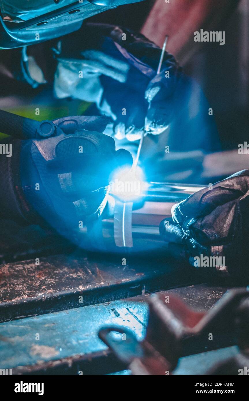 Hands of a welder hi-res stock photography and images - Alamy