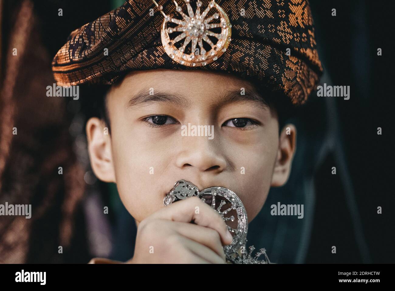 Child wearing turban hi-res stock photography and images - Alamy