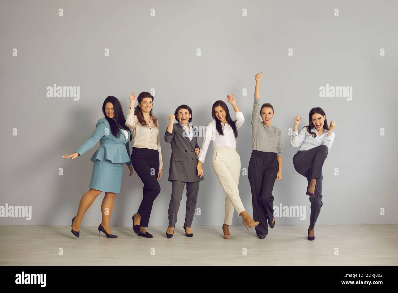 Young women cheering for team hi-res stock photography and images - Alamy