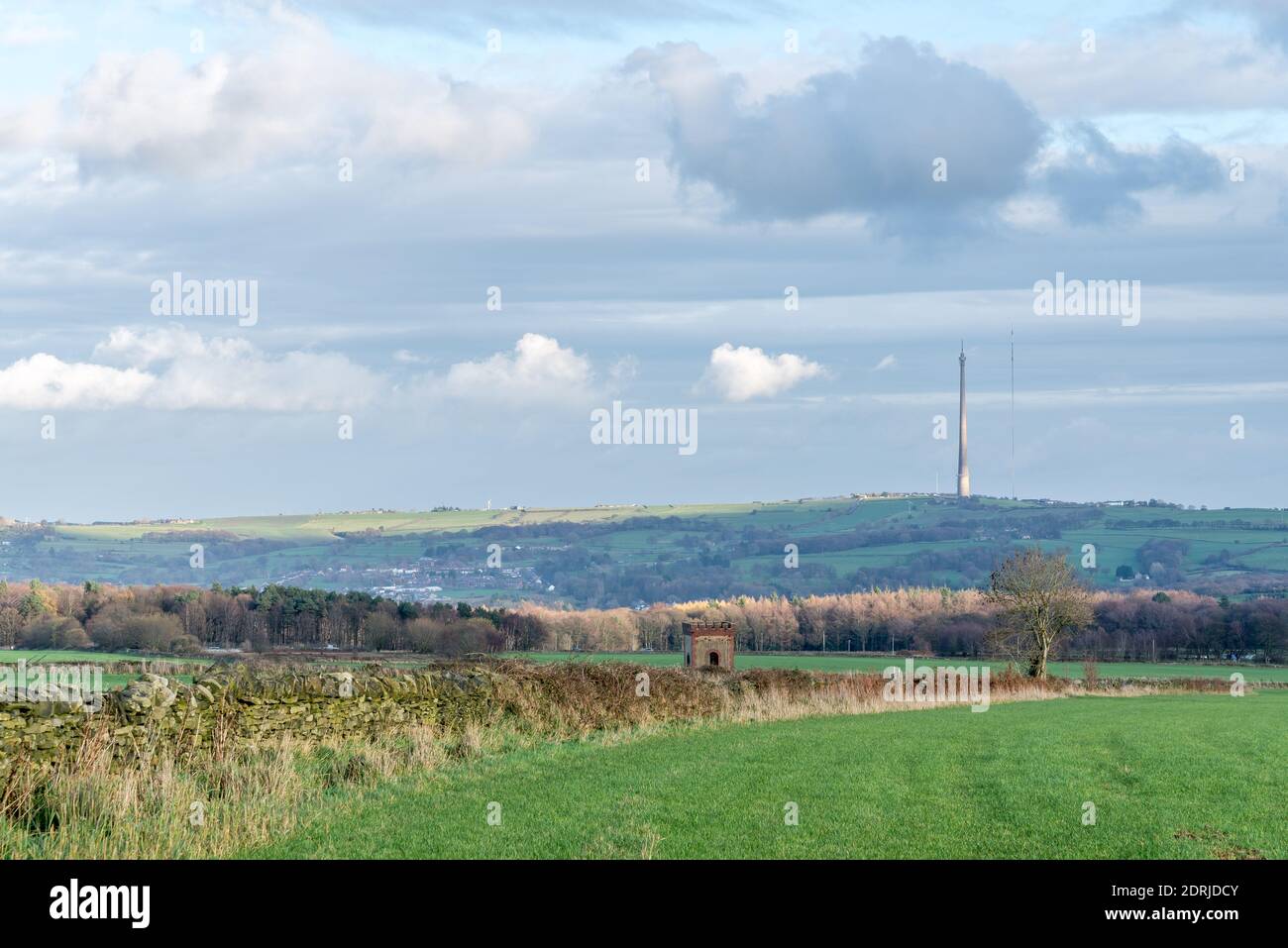 Emley mast hi-res stock photography and images - Alamy