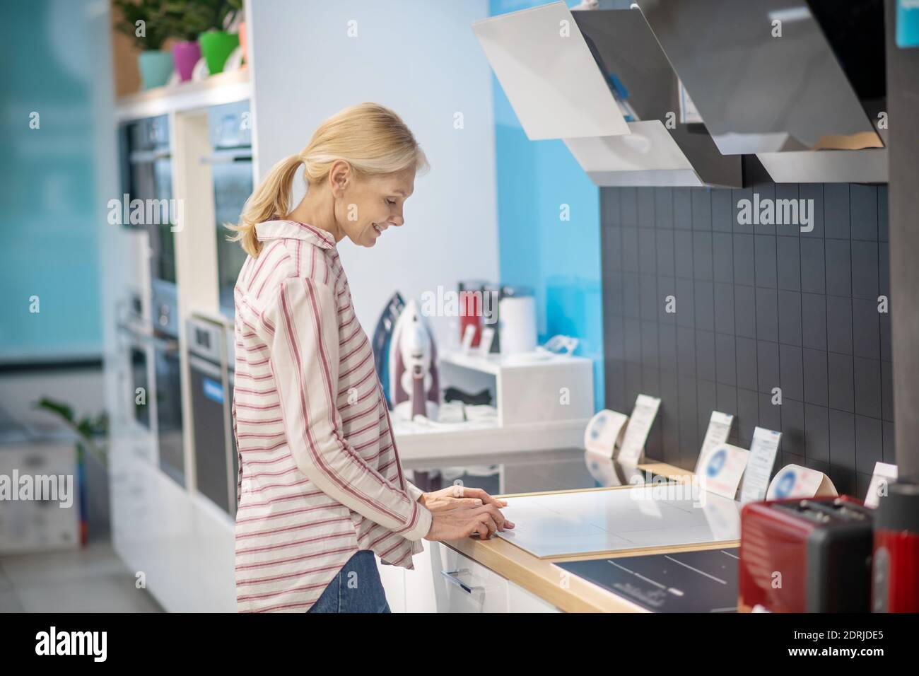 Choosing goods hi-res stock photography and images - Alamy