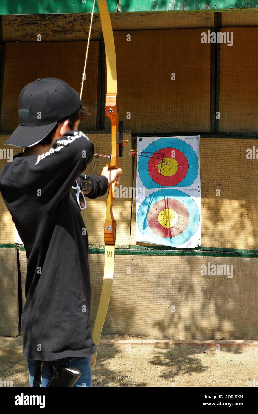 Archery feature hi-res stock photography and images - Alamy