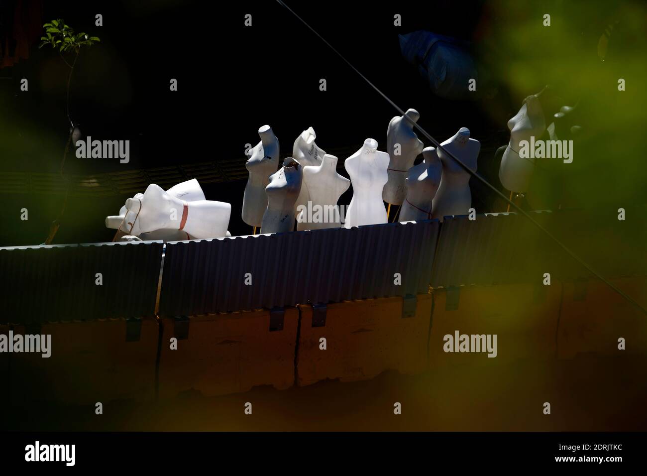 Broken mannequins hi-res stock photography and images - Alamy