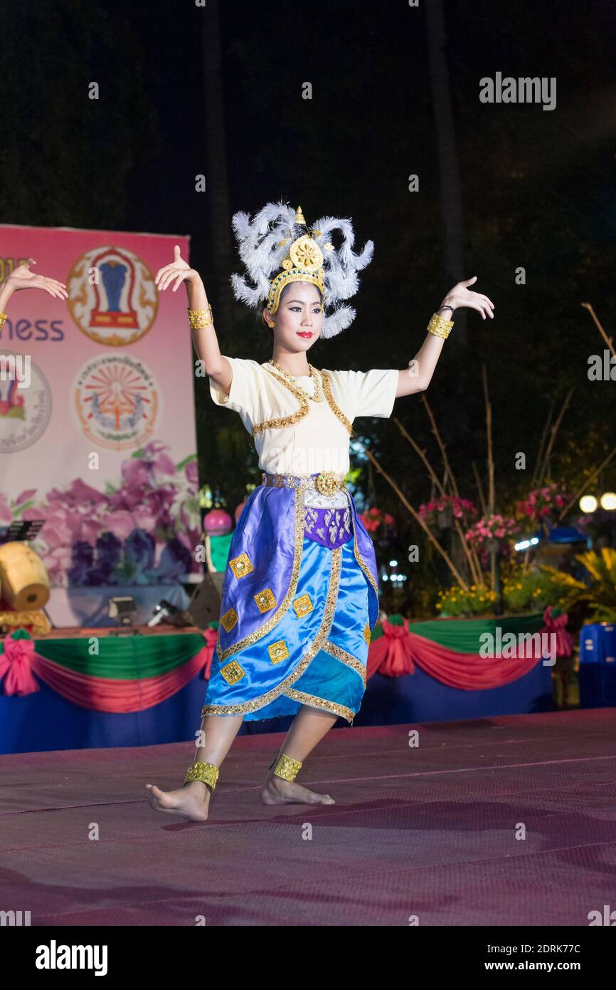 Traditional thai dance show Stock Photo - Alamy