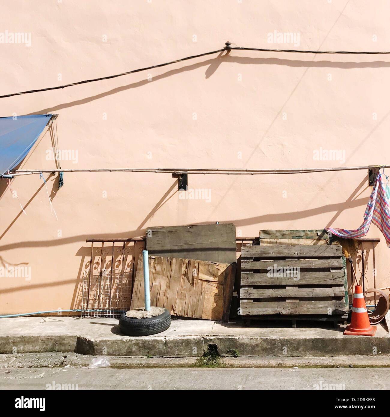Connection cable building wall hi-res stock photography and images - Alamy