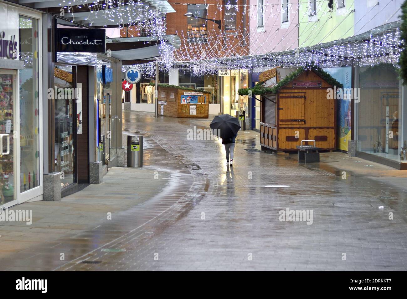 Maidstone, Kent, UK. 21st Dec, 2020. The Monday before Christmas in the ...