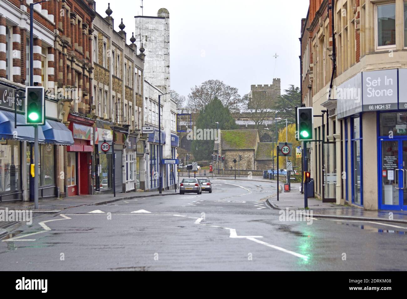 Maidstone, Kent, UK. 21st Dec, 2020. The Monday before Christmas in the ...