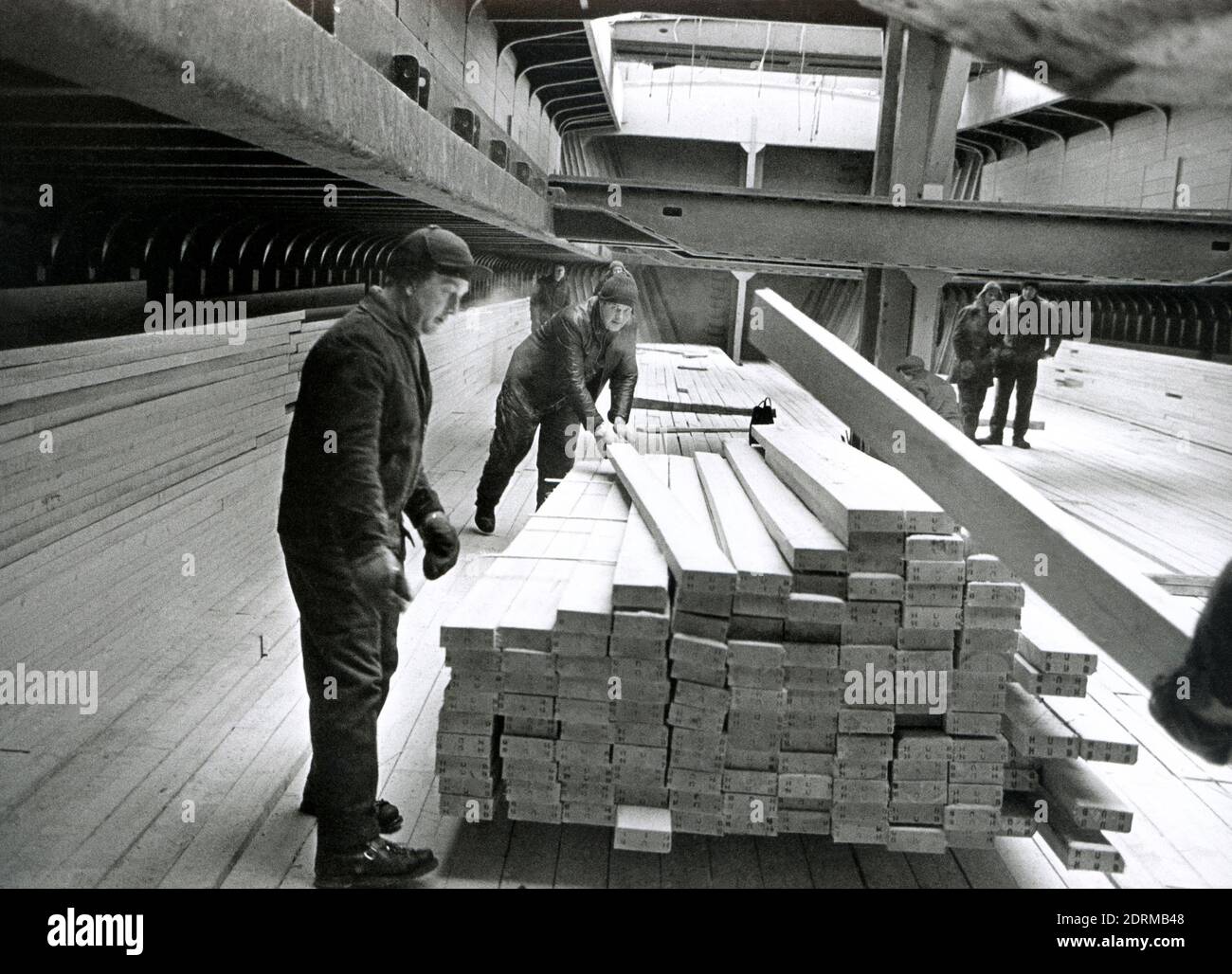 Cargo ship wood hi-res stock photography and images - Alamy