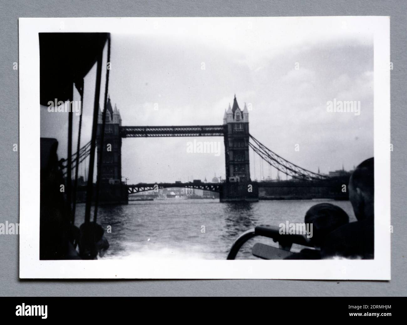 1950s london bridge hi-res stock photography and images - Alamy