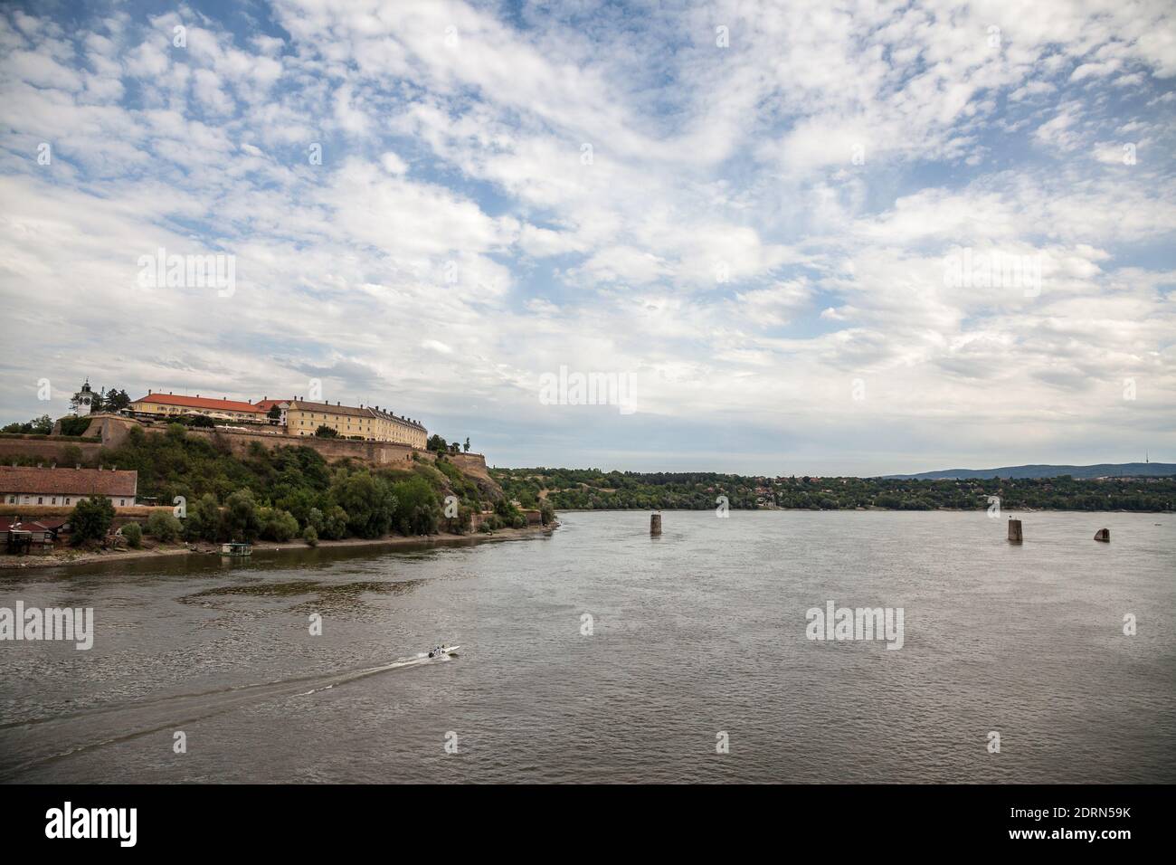 A beautiful castle on the main river hi-res stock photography and ...