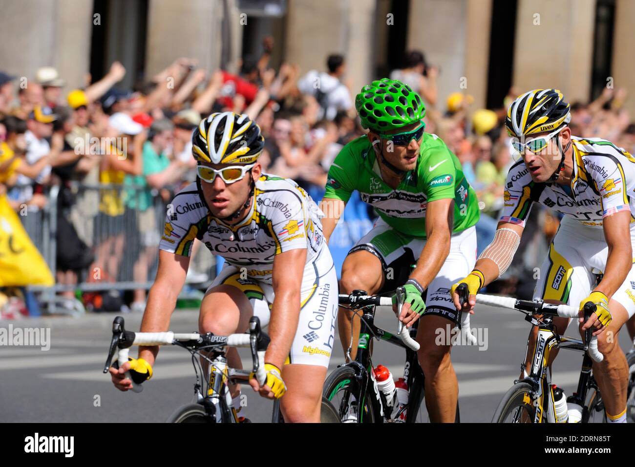 Tour de France 2009 Paris: Lance Armstrong on Damien Hirst bike ...