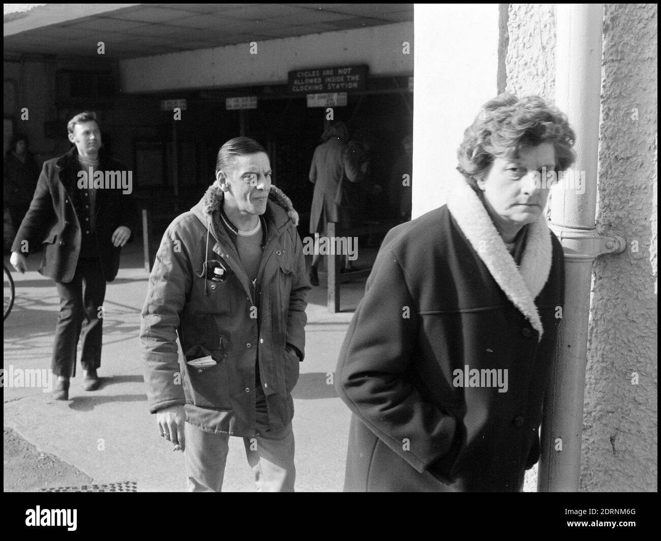 1970s factory workers leaving hi-res stock photography and images - Alamy