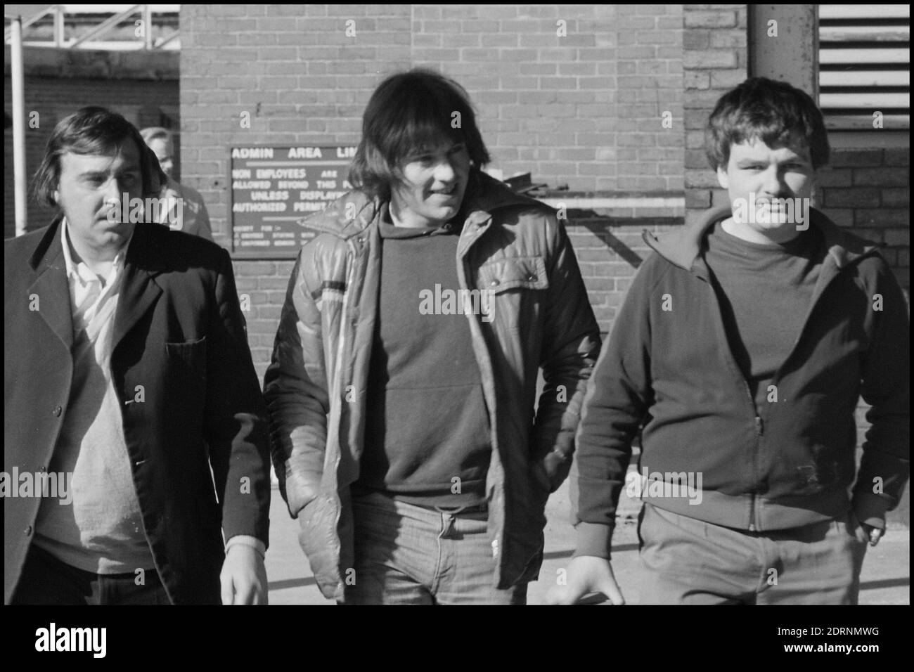 1970s factory workers leaving hi-res stock photography and images - Alamy