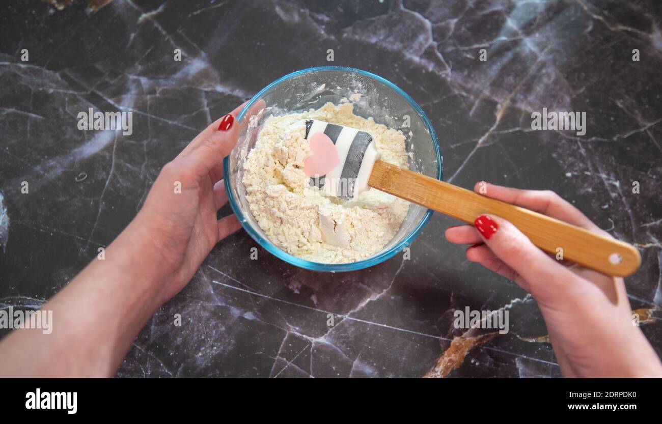 Mixing flour hi-res stock photography and images - Alamy
