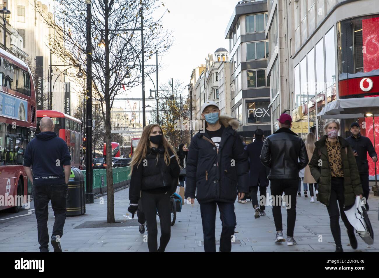 Wearing mouth mask london hi-res stock photography and images - Alamy