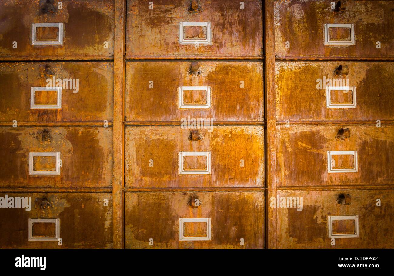 Antique rusty old can close up hi-res stock photography and images - Alamy