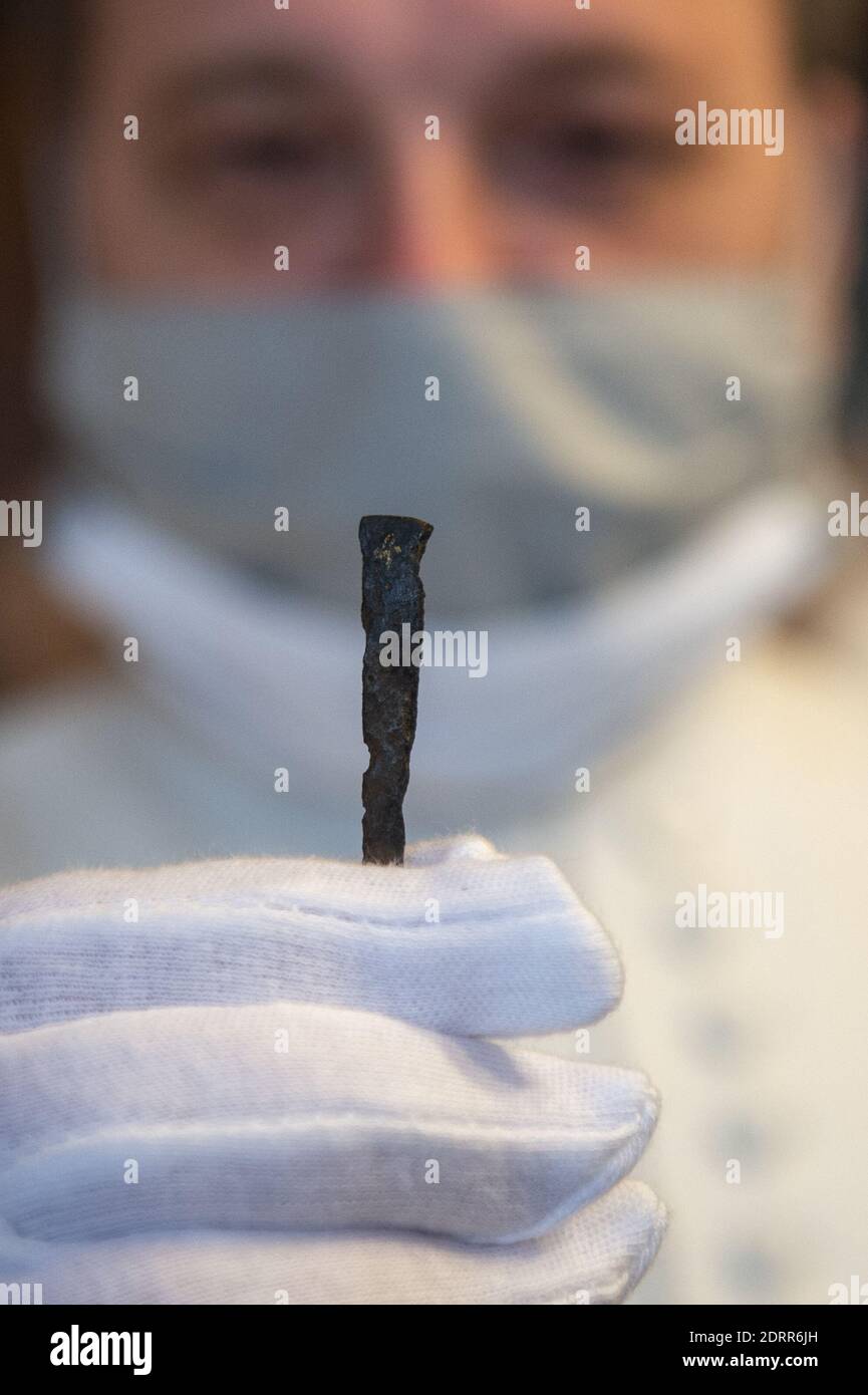 Fragment of true cross hi-res stock photography and images - Alamy