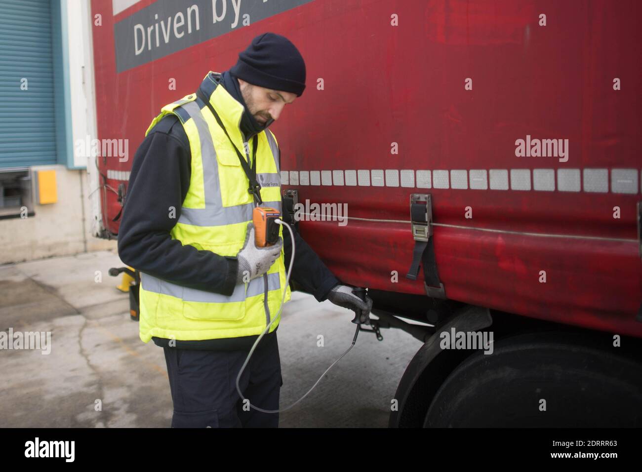 Border force uk staff hi-res stock photography and images - Alamy
