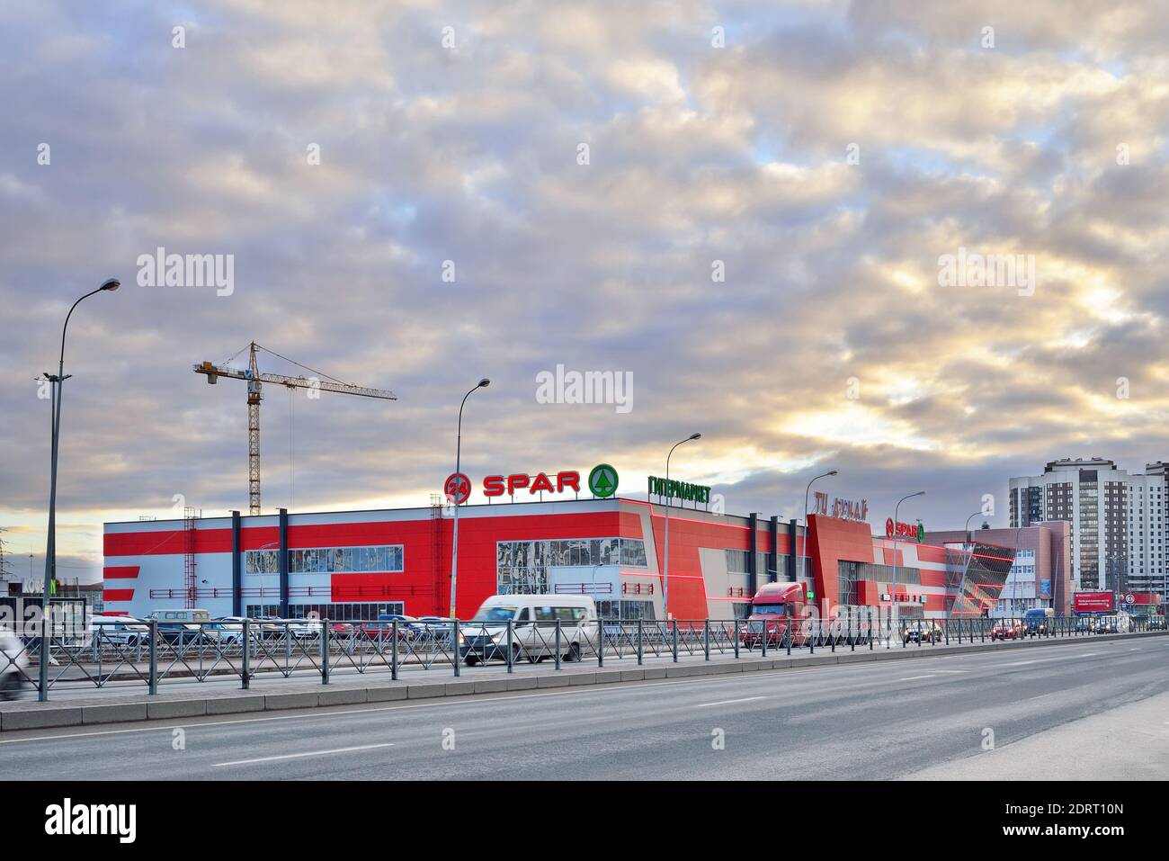 ST-PETERSBURG, RUSSIA - 18 MARCH 2017: Shopping centre - SPAR shop in ...