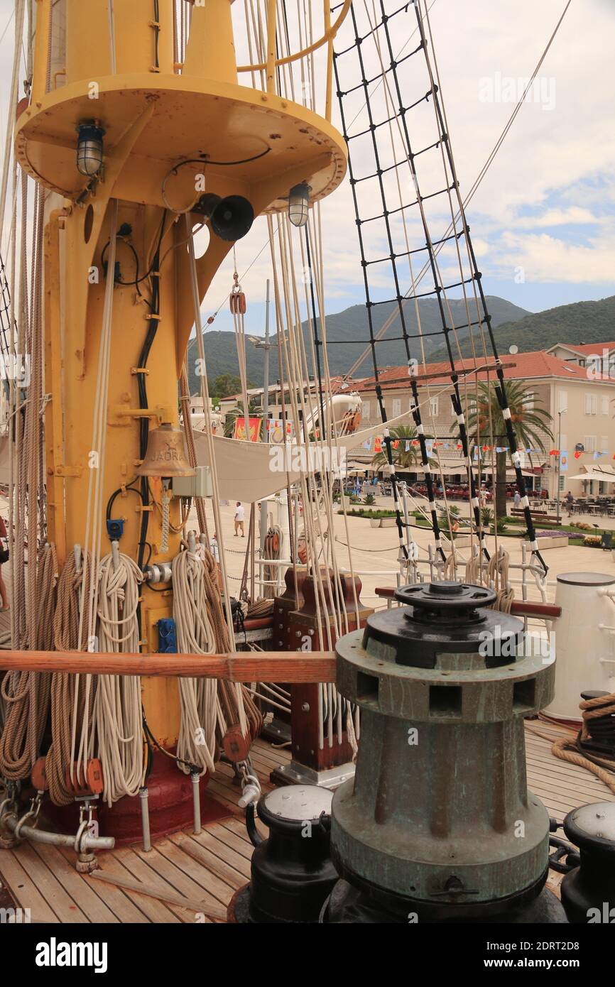 Pole rope sailboat mast cloud hi-res stock photography and images - Alamy