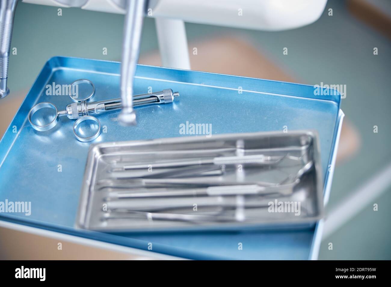 Dentist tray instruments hi-res stock photography and images - Alamy