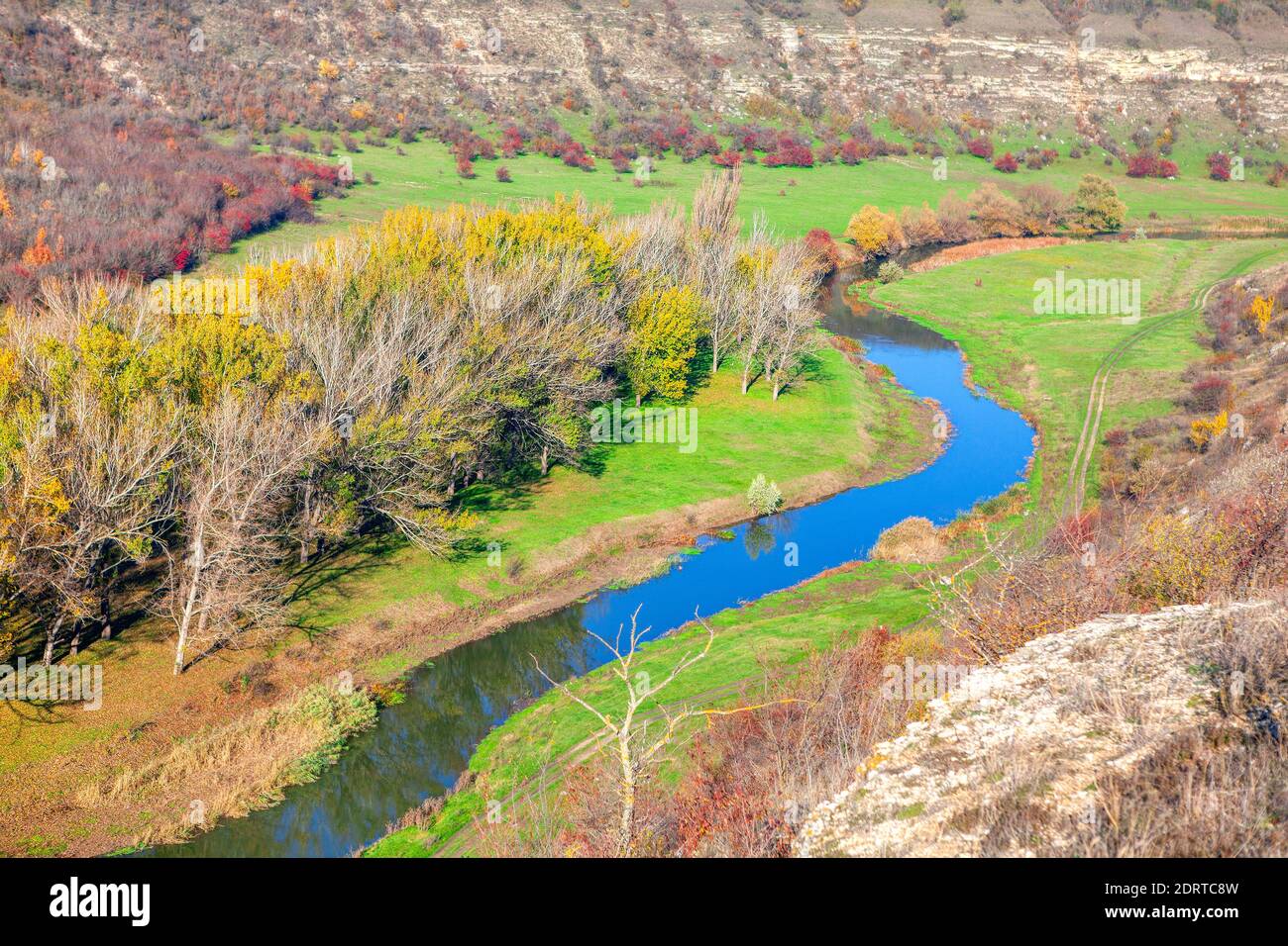 Magnificent riverbank scenery hi-res stock photography and images - Alamy