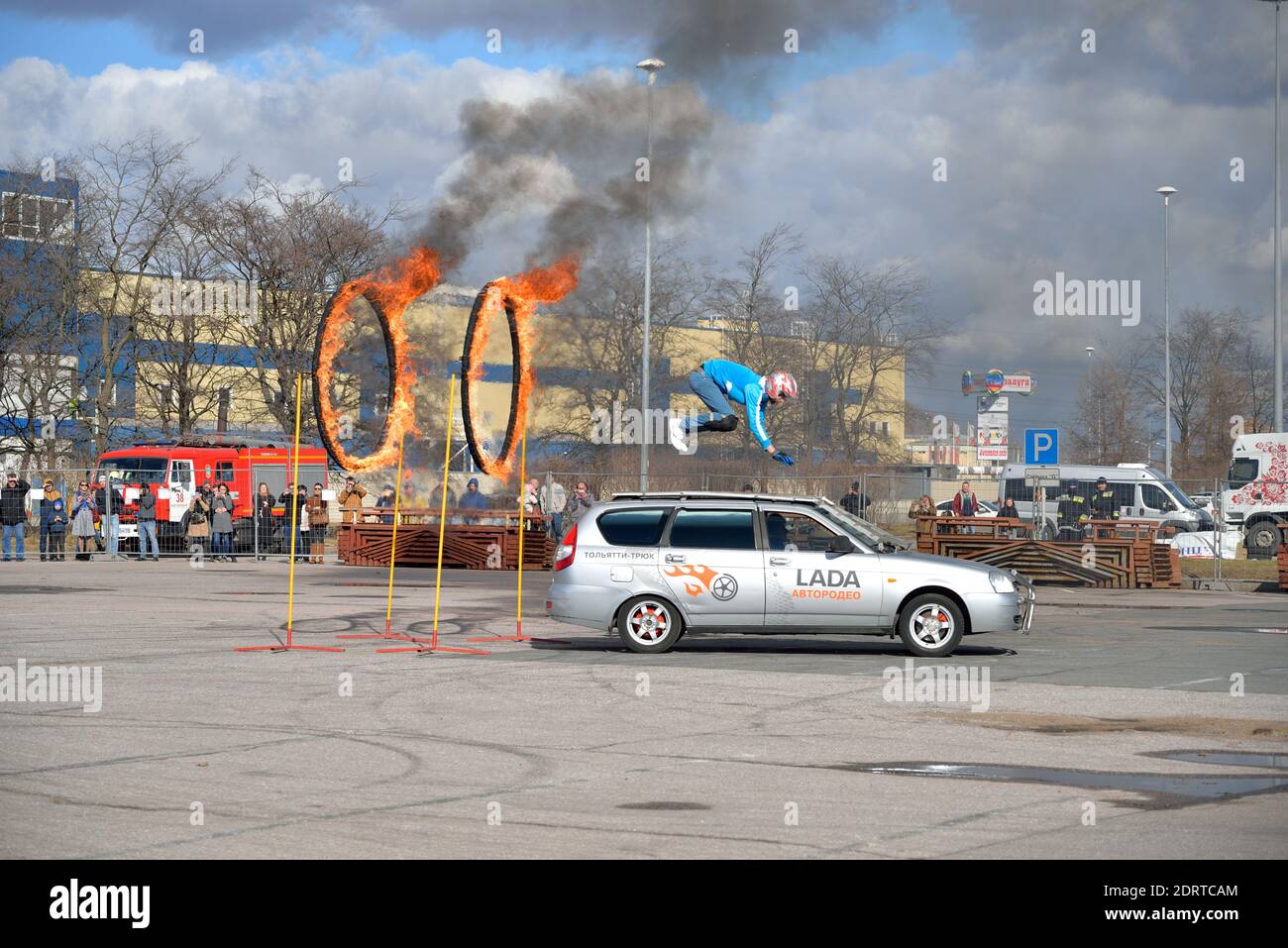 Car fire stunt hi-res stock photography and images - Alamy