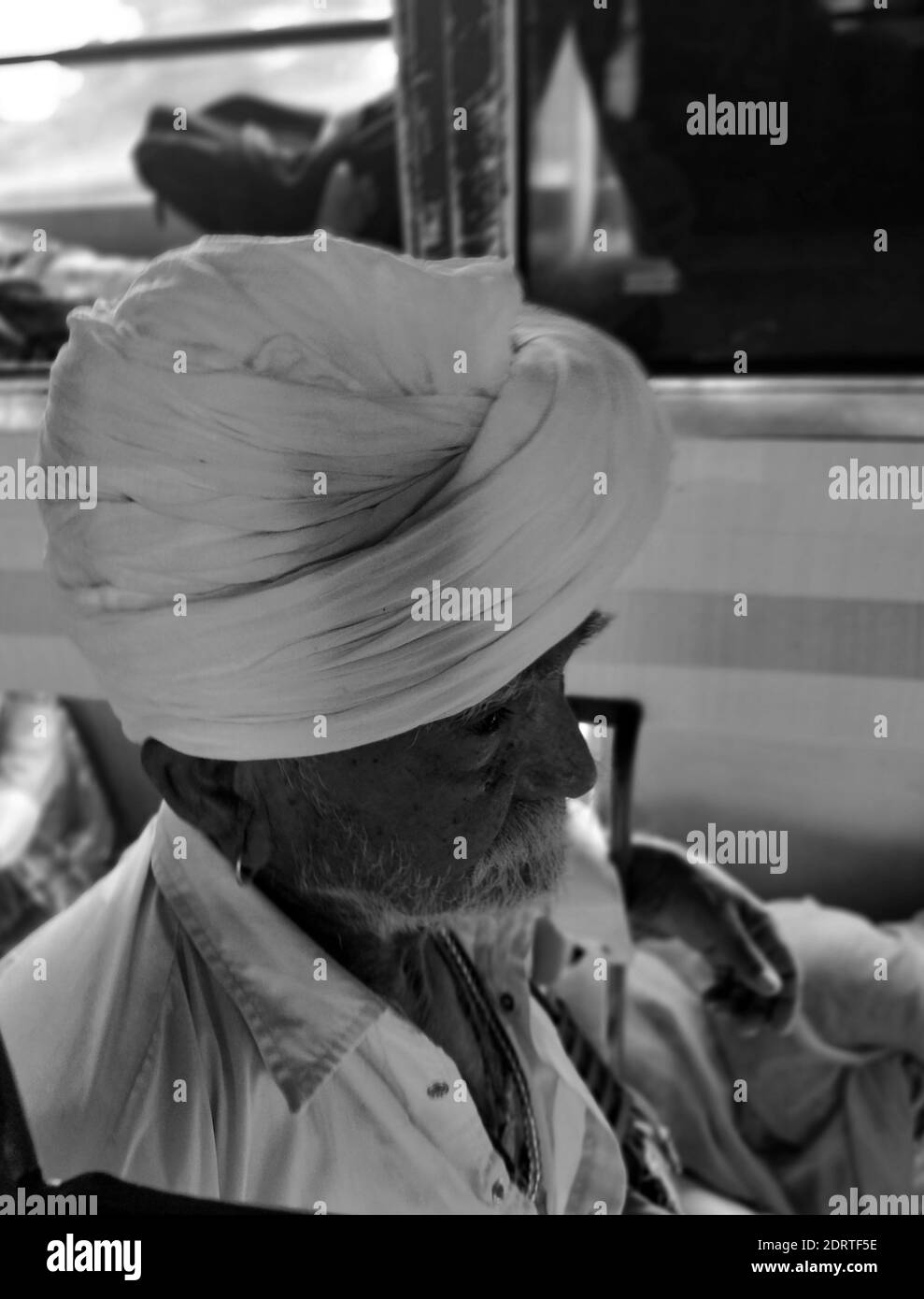 Men wearing turban Black and White Stock Photos & Images - Alamy