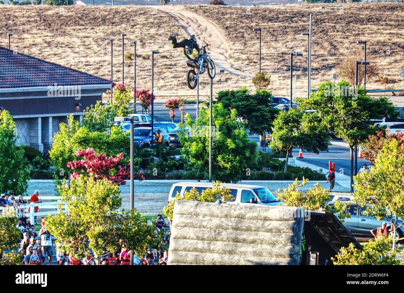 Motorcycle stunt group hi-res stock photography and images - Alamy