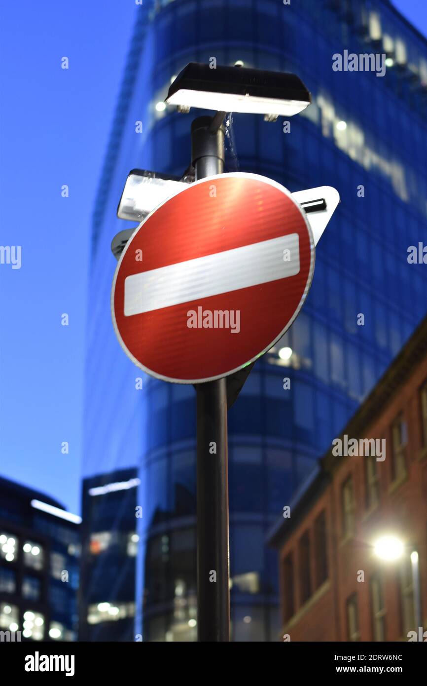 Illuminated no entry sign hi-res stock photography and images - Alamy