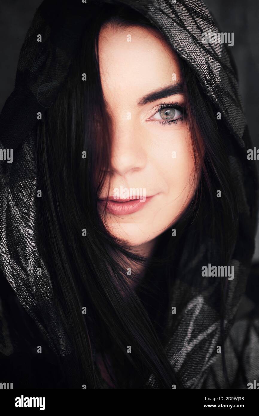 Scarf over eyes hi-res stock photography and images - Alamy