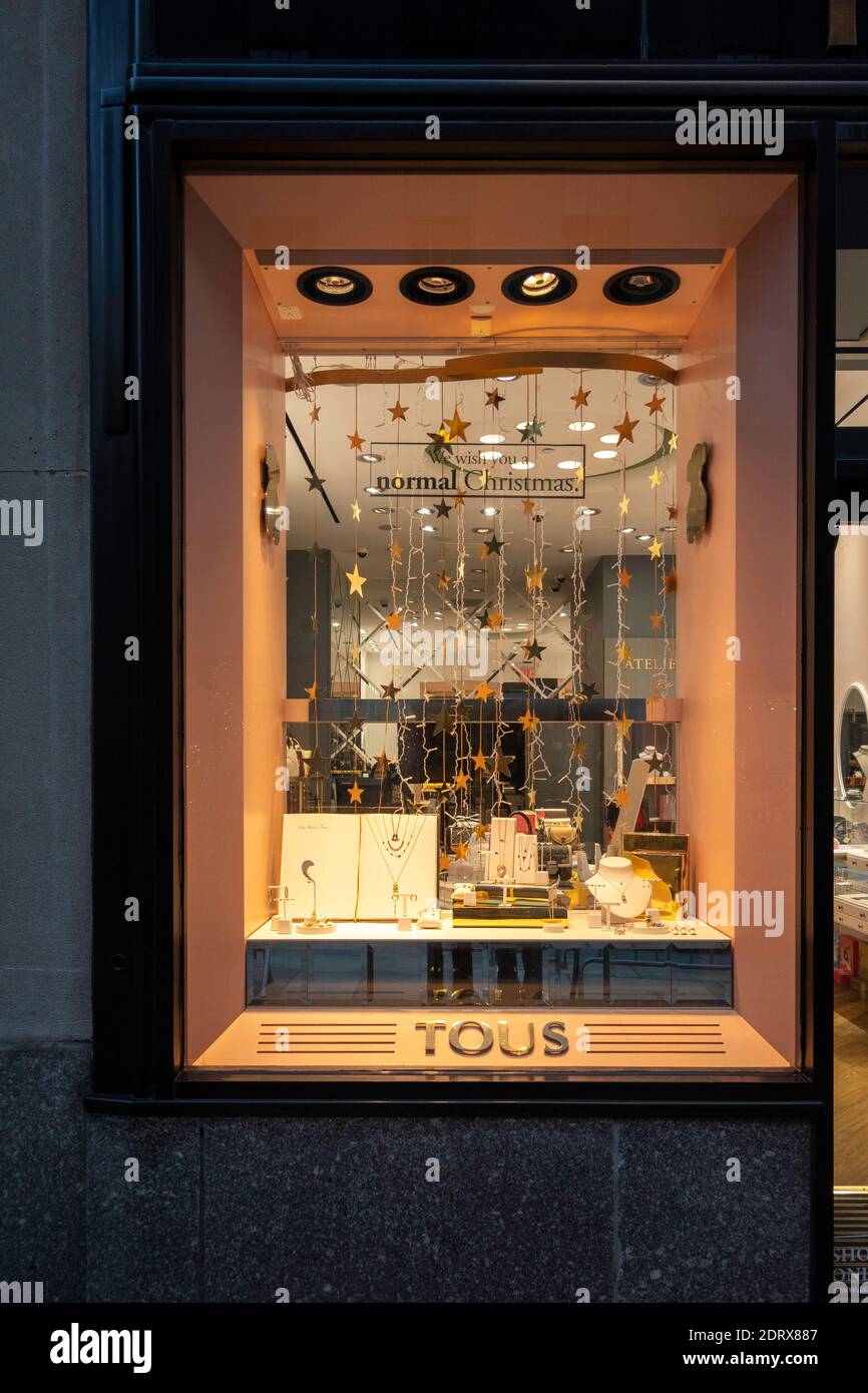 Tous Store Window in Rockefeller Center Channel Gardens, NYC Stock ...