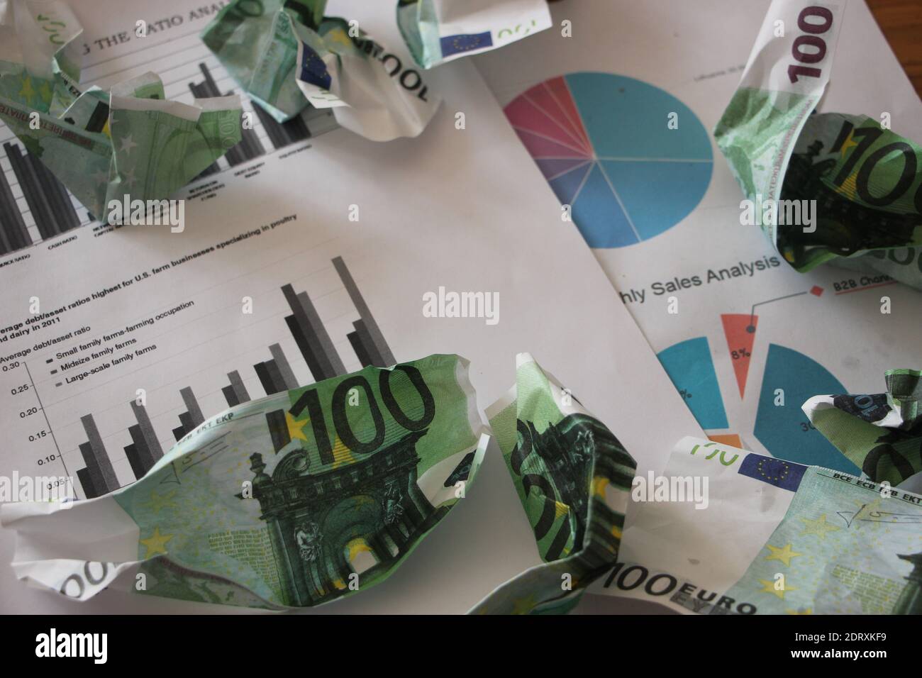 Extreme closeup crumpled paper hi-res stock photography and images - Alamy
