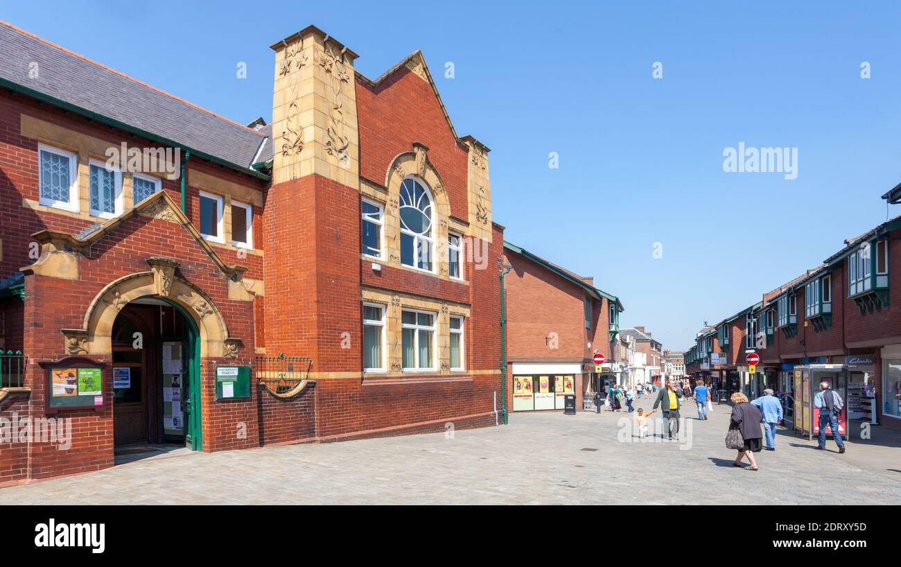 Pontefract west yorkshire centre town hi-res stock photography and ...