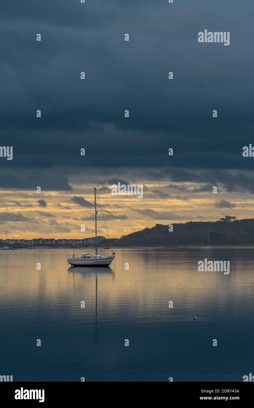 Harbour yacht water reflection calm hi-res stock photography and images ...