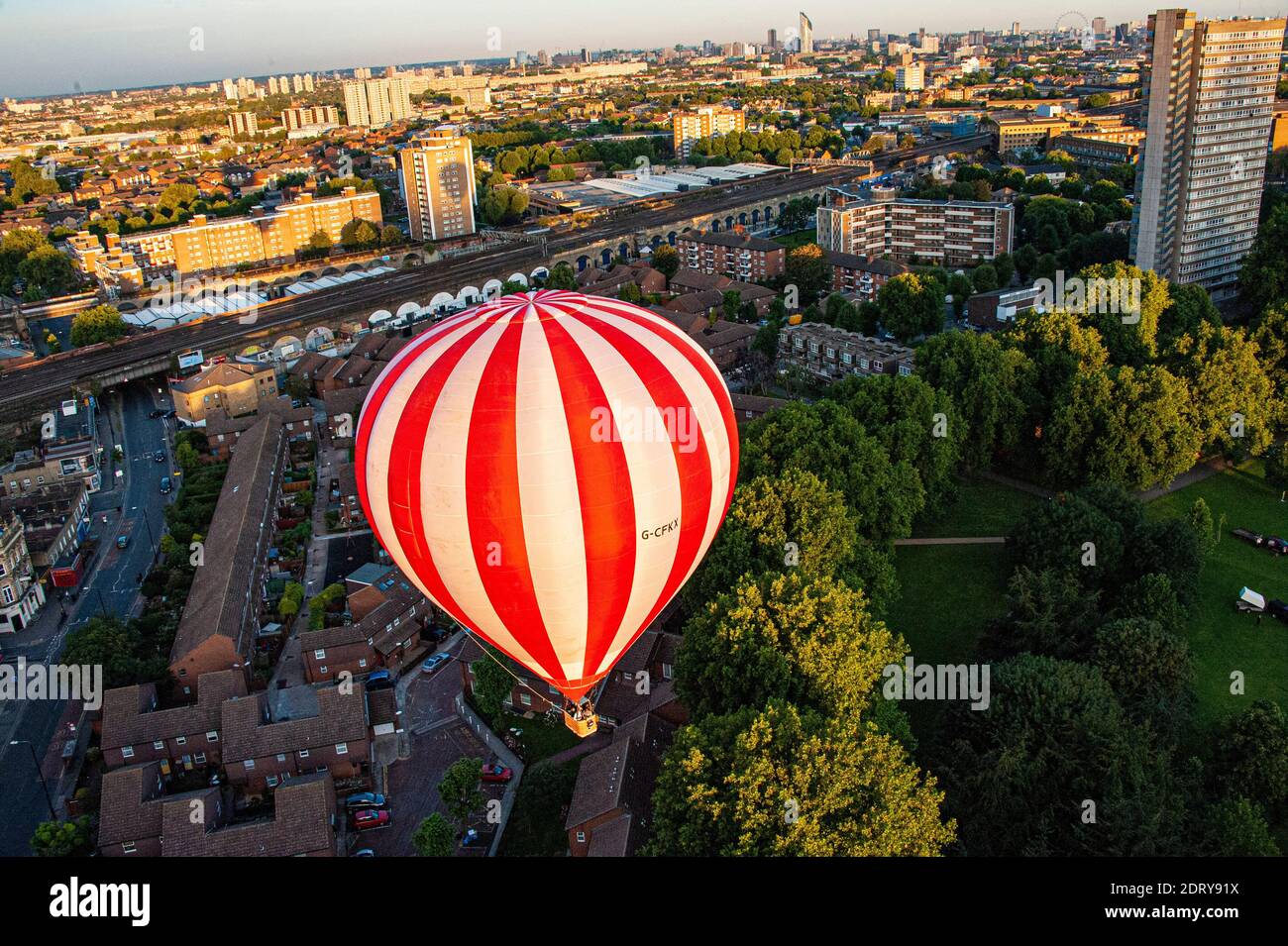 Balloon flight over London - 06 Stock Photo - Alamy