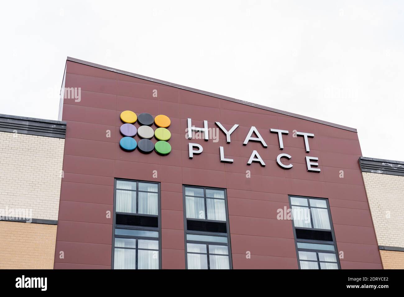 Hyatt building hi-res stock photography and images - Alamy