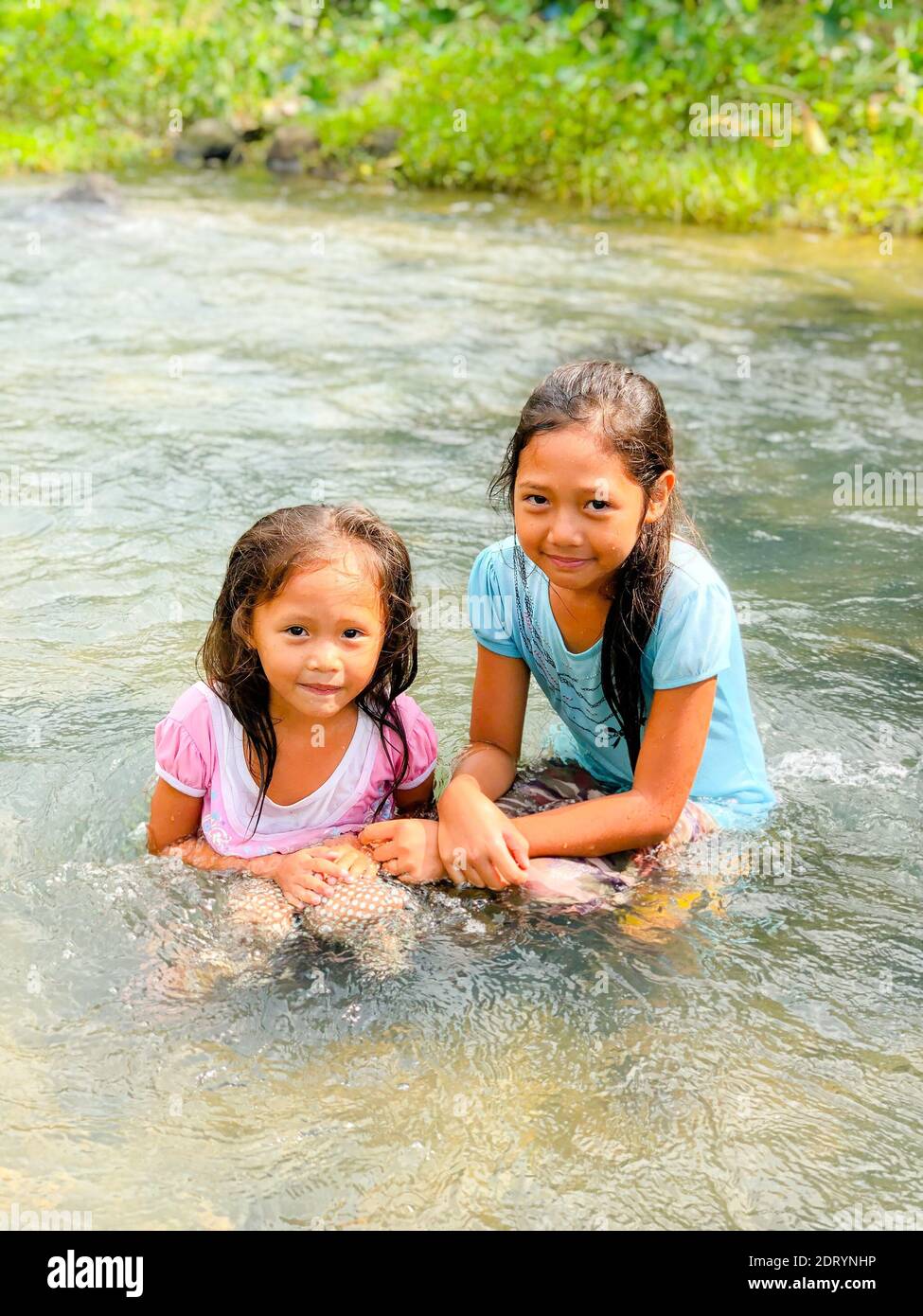 Indian girl 8 years river hi-res stock photography and images - Alamy